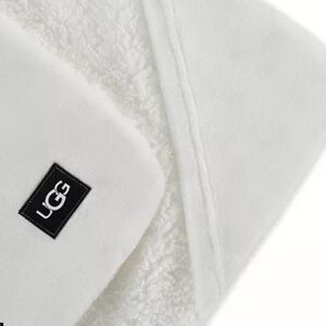 UGG | Bedding | Ugg Avery Hooded Throw Blanket Snow | Poshmark